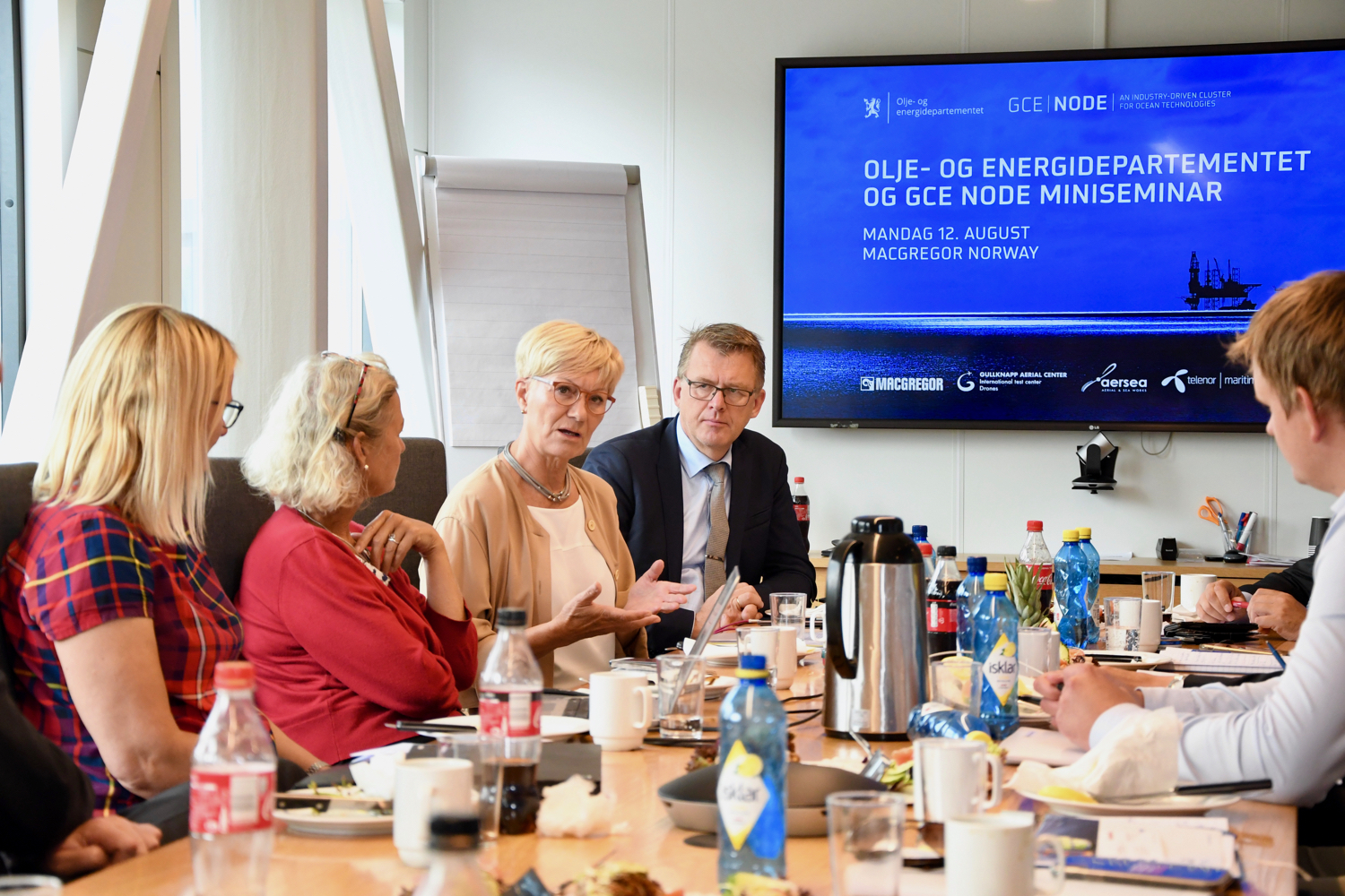 Minister impressed by GCE NODE companies